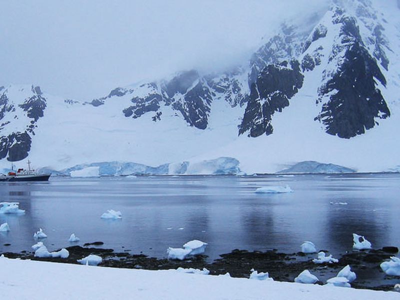 Danco Island, Errera Channel