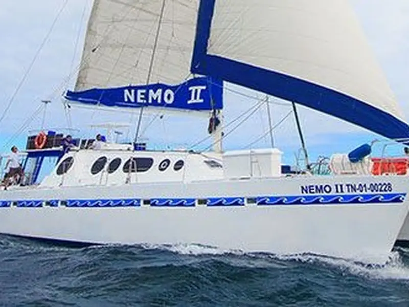 Nemo II Galápagos Cruise | Galapatours