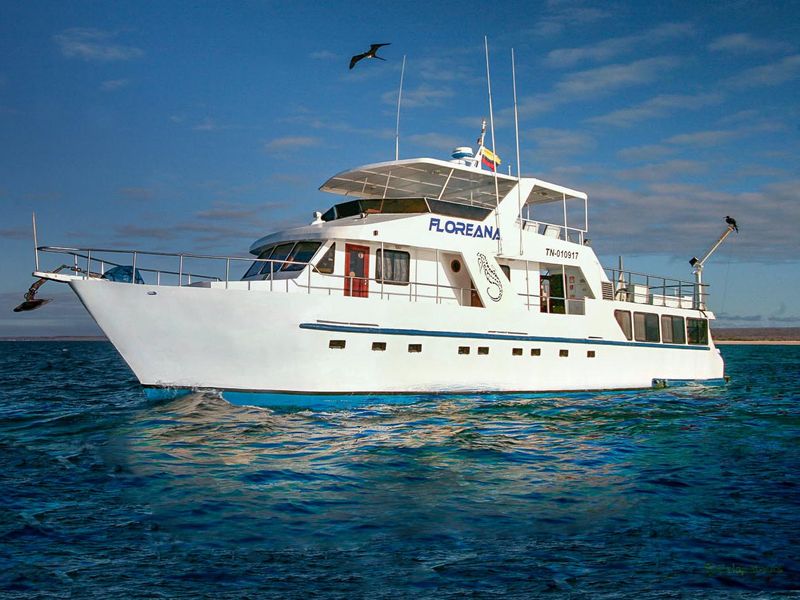 Floreana Galápagos Cruise | Galapatours