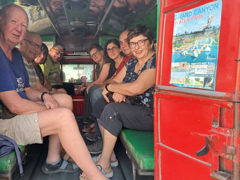 Erleben Sie einen Song Taew